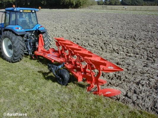 Offres de Charrues usagées et neuves - Agriaffaires